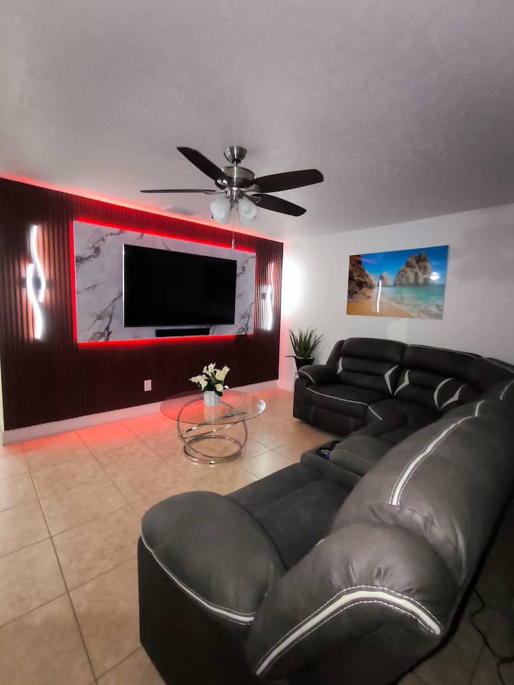 Home In Tampa - Tampa, FL