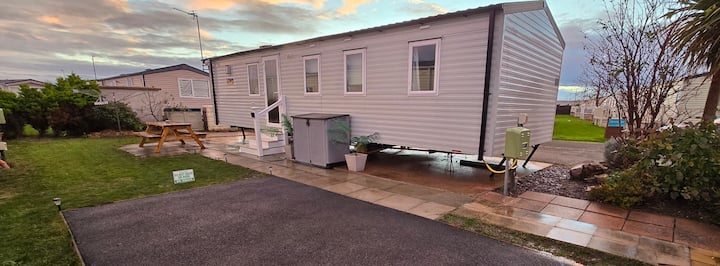 Lyons Robin Hood 8 Birth - 北威爾斯