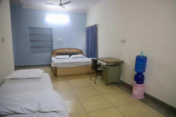 Pocket-friendly Udaipur Stay - Udaipur