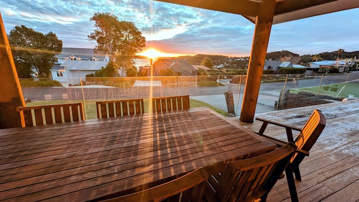 Hilltop Lodge Retreat - Russell