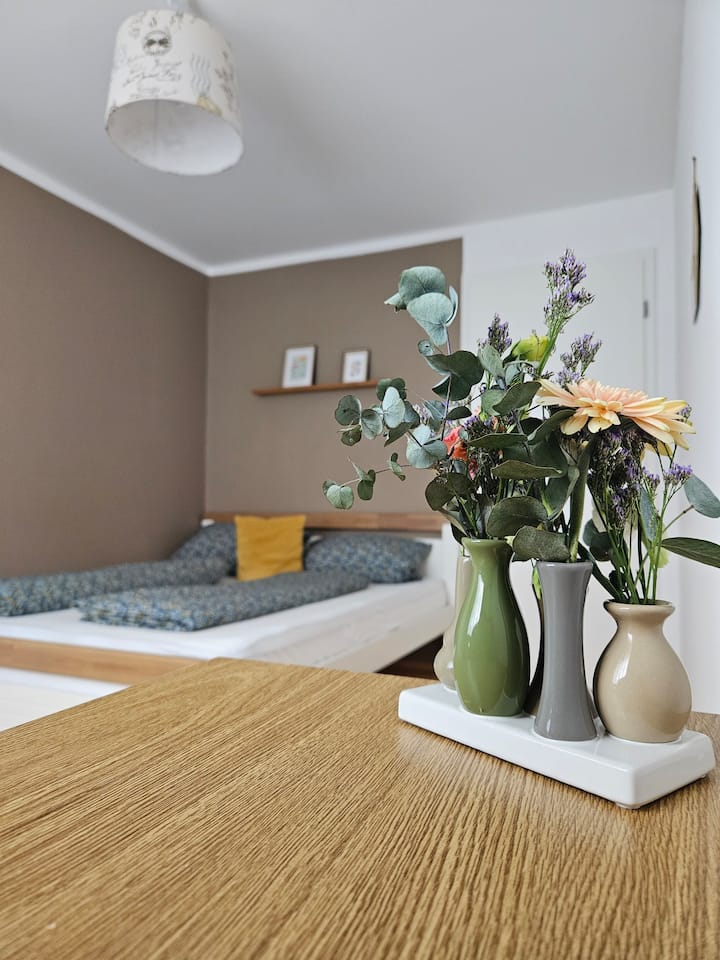 Nur Frauen:
Helles Zimmer Mit Gartenblick - Aachen
