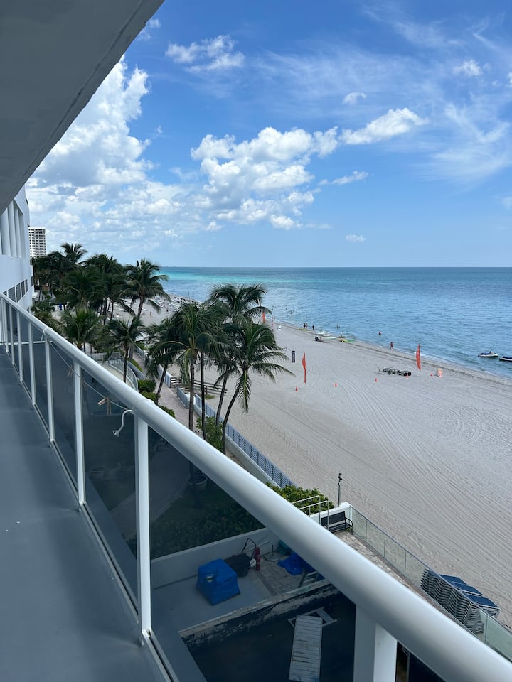 Panoramic Ocean Views! Free Parking /Wash/dryer - Hollywood, FL