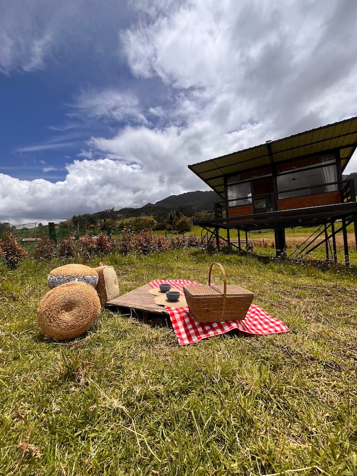 Cabaña En  Bosque, Insumos Para Desayuno Incluido - Colombia