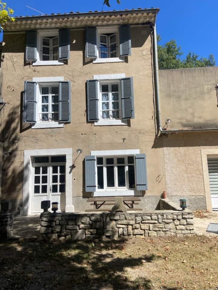 Maison à La Campagne - Rustrel