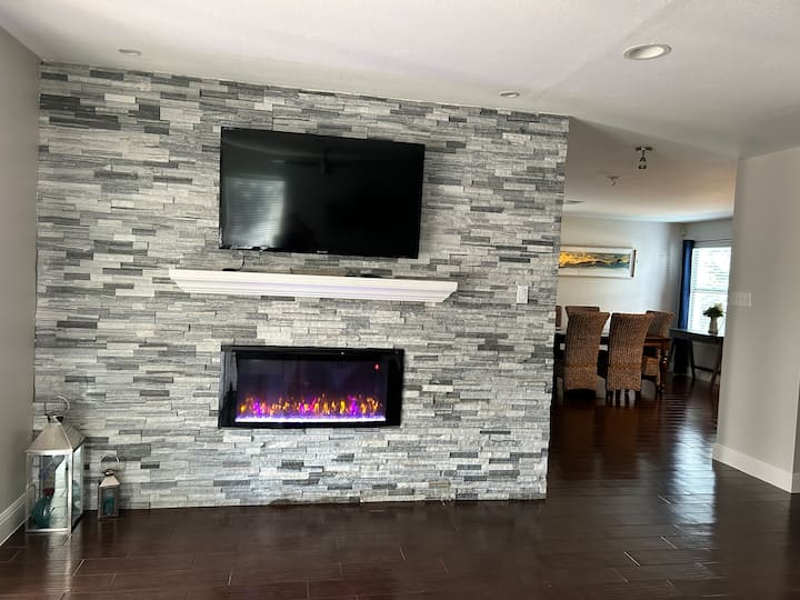 Elgin Villa - Elgin, TX