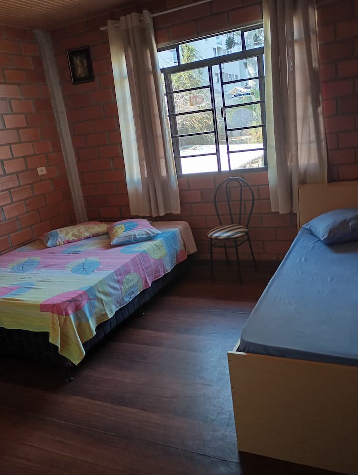 Quarto 4 Em Pousada Ouro Verde - Campo Largo