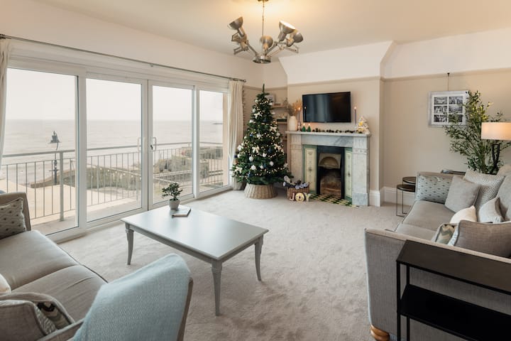 Large Flat Lyme Regis Seafront Sleeps 7 - Lyme Regis