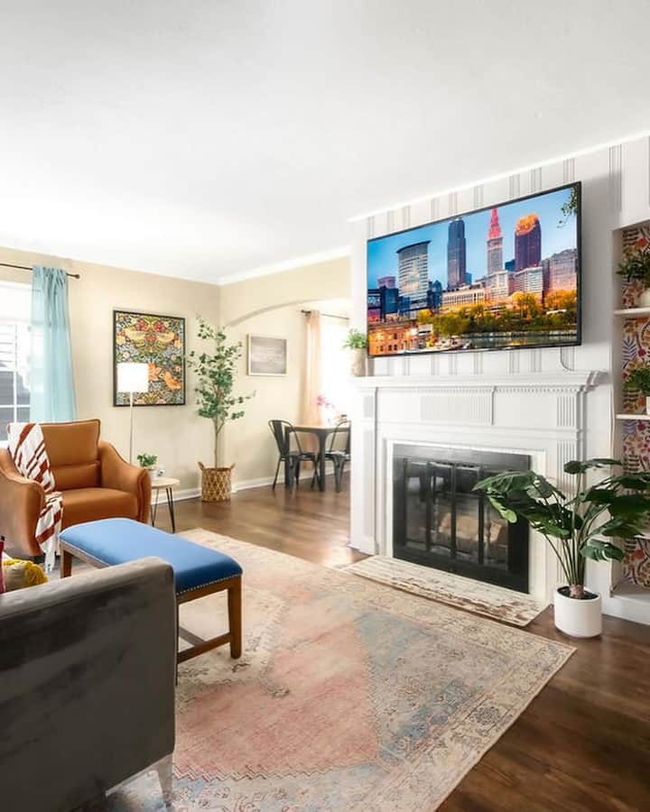 Sunscape Bungalow: Close To Hospitals|quiet Nborhd - Squire's Castle, Willoughby Hills