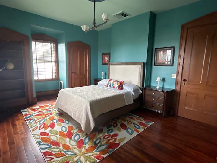 Luxury Room With En-suite Bathroom - Hartford, CT