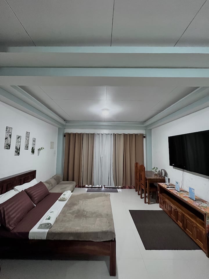 Rivereast Garden Resort (Upper Room) - Candon