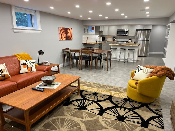 Ebb And Flow Basement Apartment - St. George