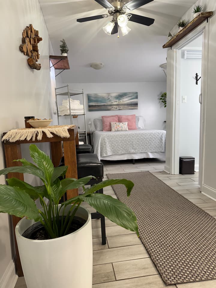 The Garden Tiny House - Savannah, GA