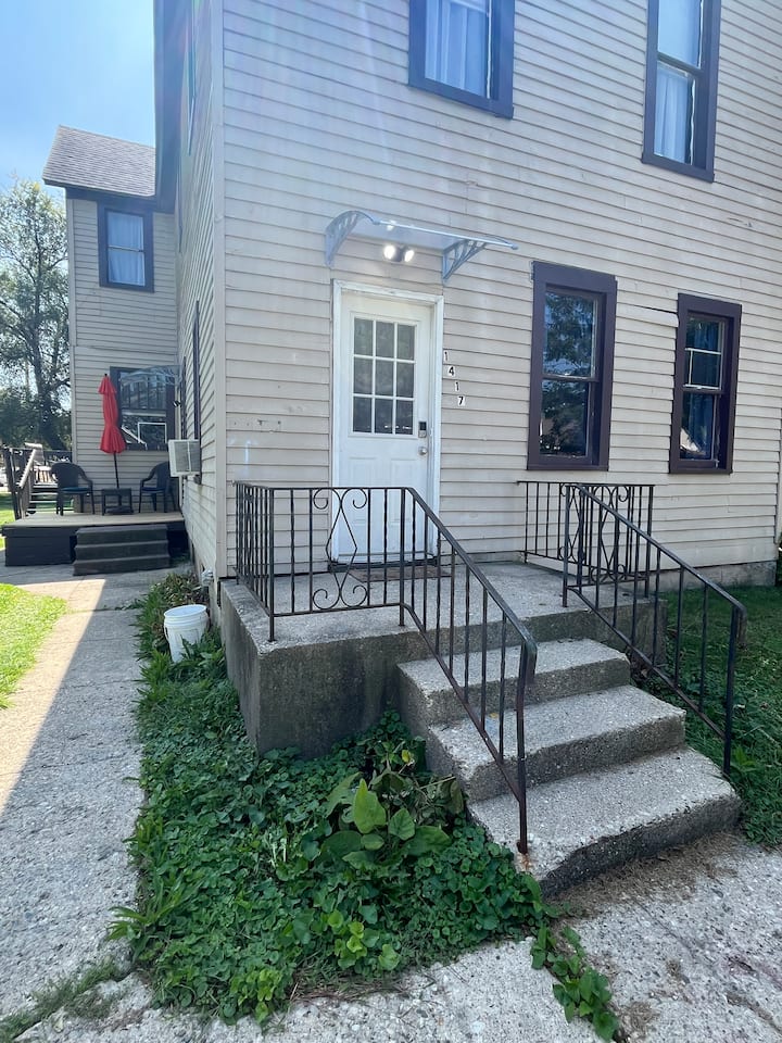 Spacious 3 Bedroom With Tvs And Free Wifi - Fort Wayne, IN