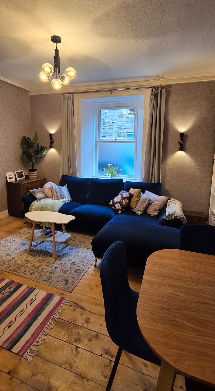 Cosy Flat In Historic Building - Edinburgh