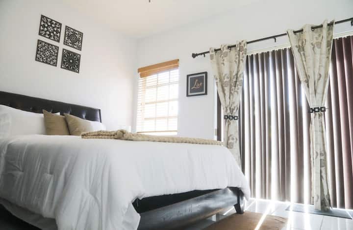 Quiet, Comfortable, Cozy One Bedroom - Freeport