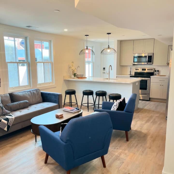 Annapolis Main Street Modern Apartment - Arnold, MD