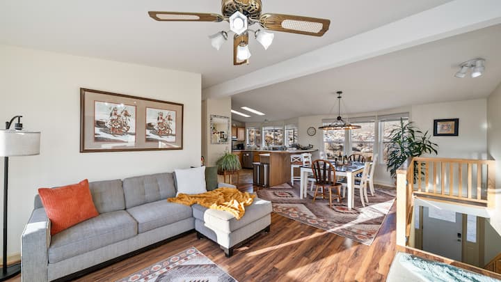 Unplug & Recharge | Remote Mountain Home Sleeps 8 - Washoe Lake State Park, New Washoe City