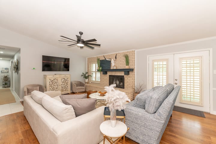 Renovated, Grill, Patio. Sleeps 10 Near Jwmarriott - El Chaparral - San Antonio