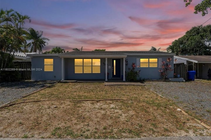 Luxe Waterfront Villa | 5 Min From Beach - Hollywood, FL