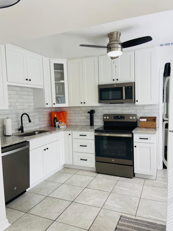 St. Petersburg Bungalow - Pinellas County, FL