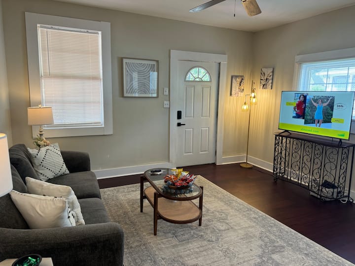 3 Miles To Square And So Cozy - Covington, GA