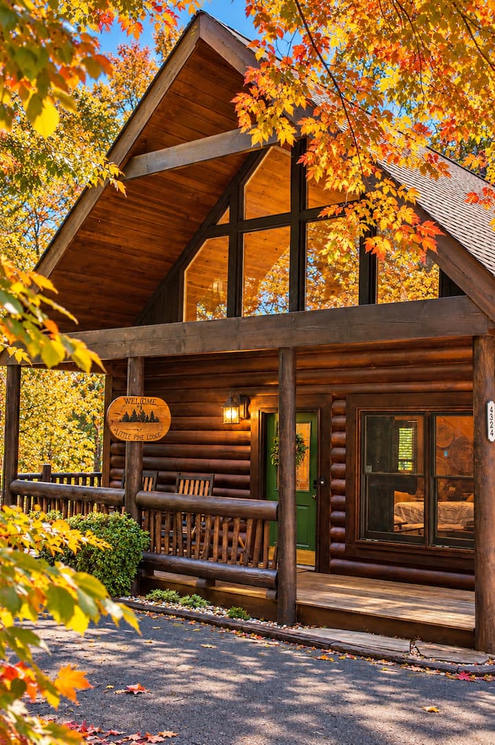 Little Pine Lodge | 1 Mi To Gsmnp Hot Tub King - Townsend, TN