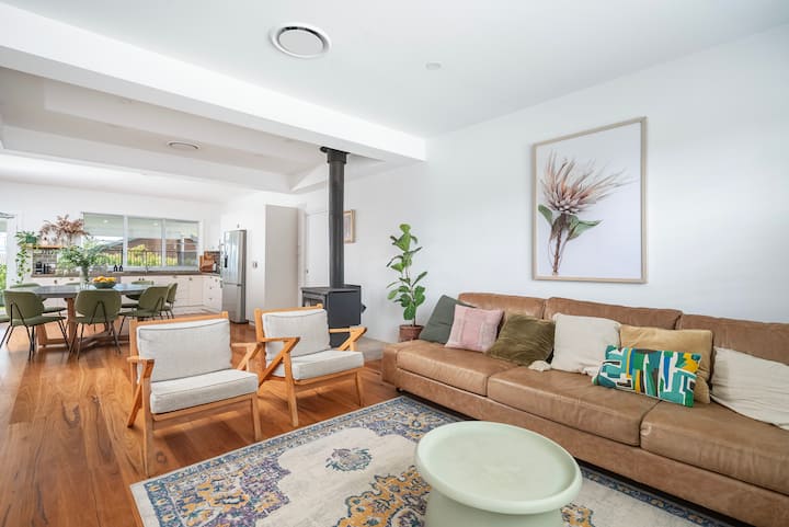 Spacious Lake Macquarie Family Retreat - 벨몬트