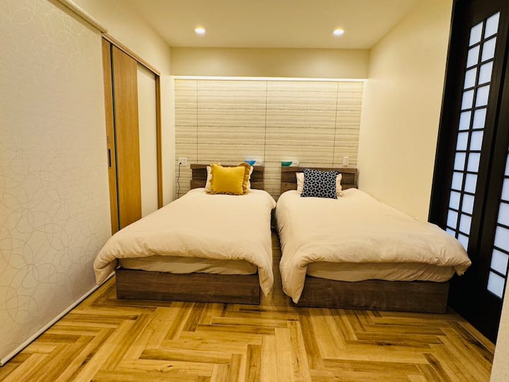 池袋駅C1b口から約6分、ファミリー向き、銀座、東京ドーム、ハリーポッター スタジオツアー東京へ直行 - Ikebukuro