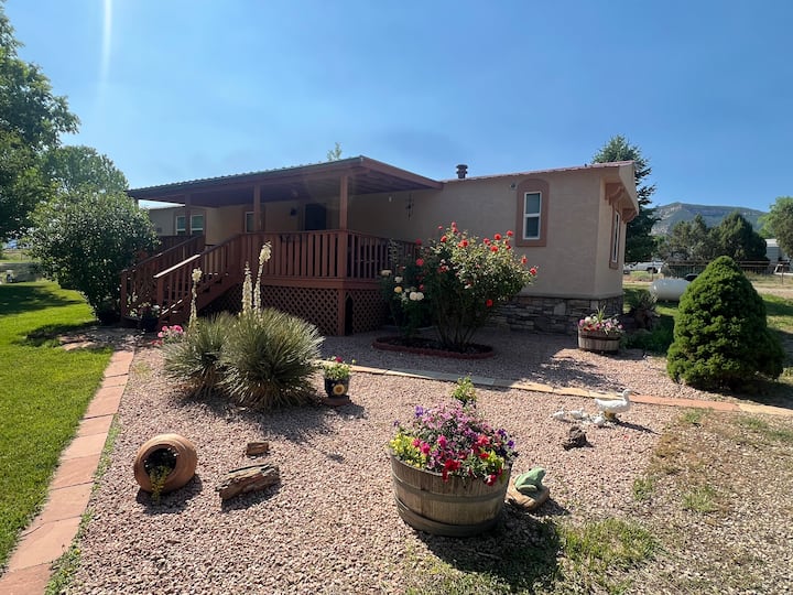 Red Roof Retreat - Cortez, CO