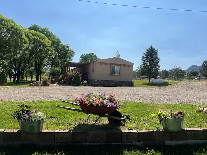 Red Roof Retreat - Cortez, CO