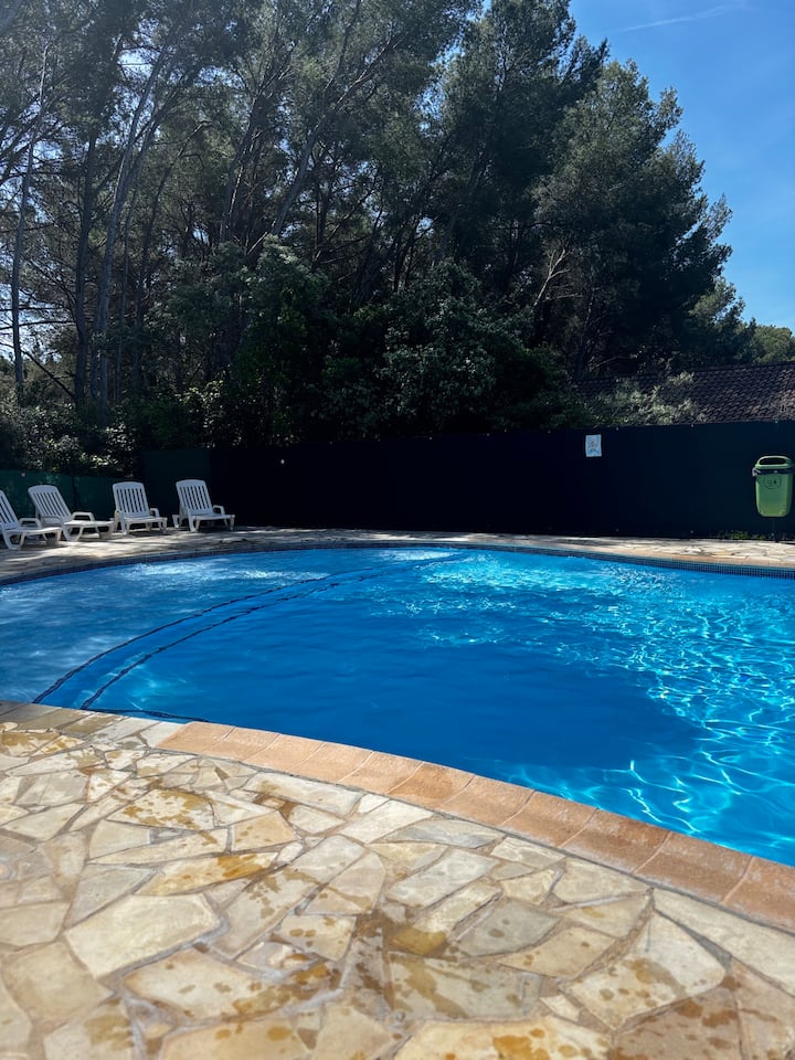 Studio Tout Confort Piscine / Emplacement Voiture - Sanary-sur-Mer