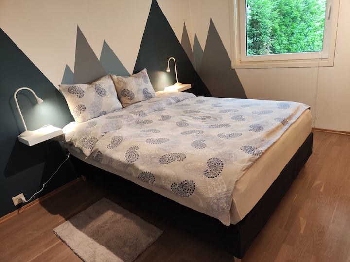 Sentral Romslig Sokkelleilighet - Bryne