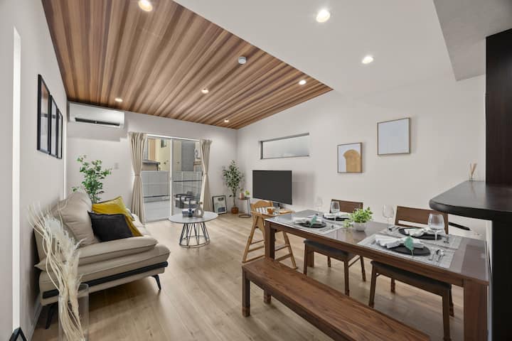 Stylish New House! 12 Mins To Namba, 2 Car Parking - Japan