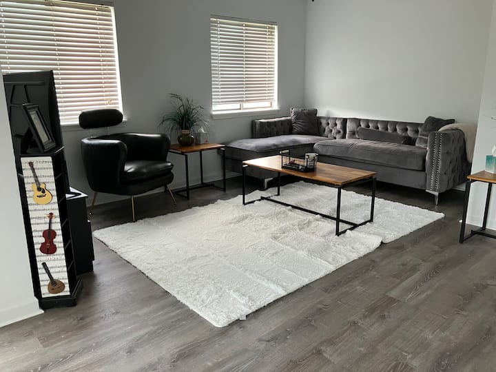 Townhome Steps From Fsu Stadium! - Tallahassee, FL