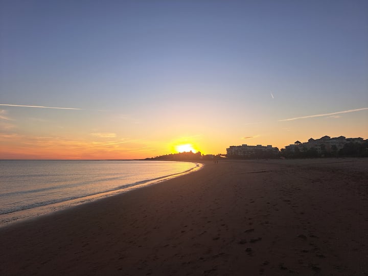 Familiar Relax, Sun And Swim At Beachfront - Isla Canela