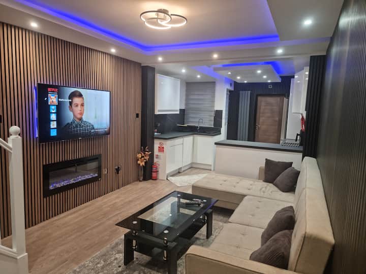 Home In Watford Central ,Near Harry Potter - Watford