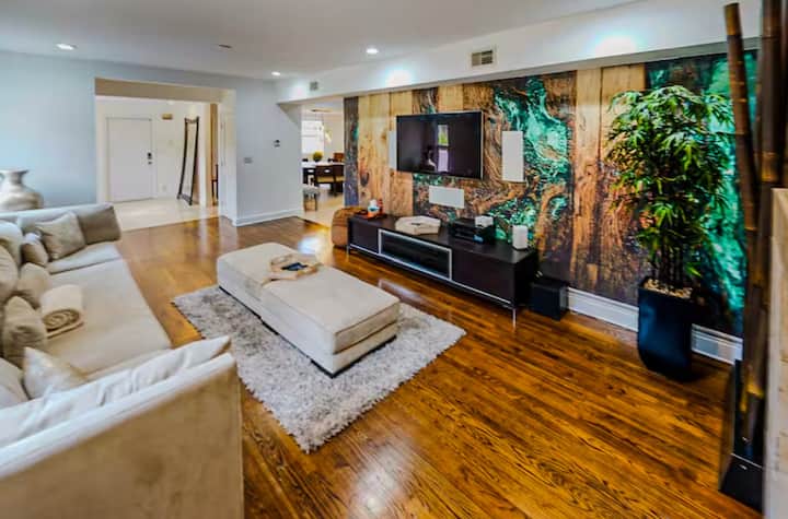 3br Las Olas Retreat W/ Pool Table, Games & Yard - Fort Lauderdale, FL