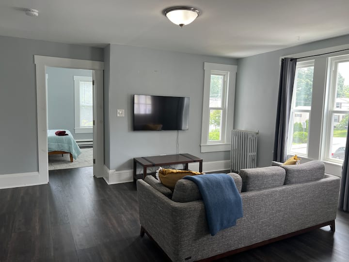 2bd Apt W/ Parking And Laundry - Chelmsford, MA