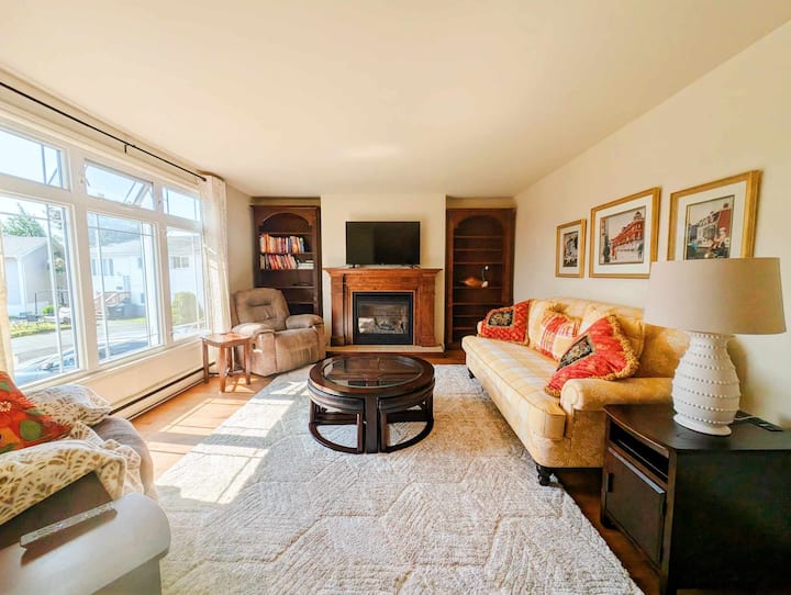 Huge 2 Bed 2 Bath Private House! - カナダ セント・ジョンズ