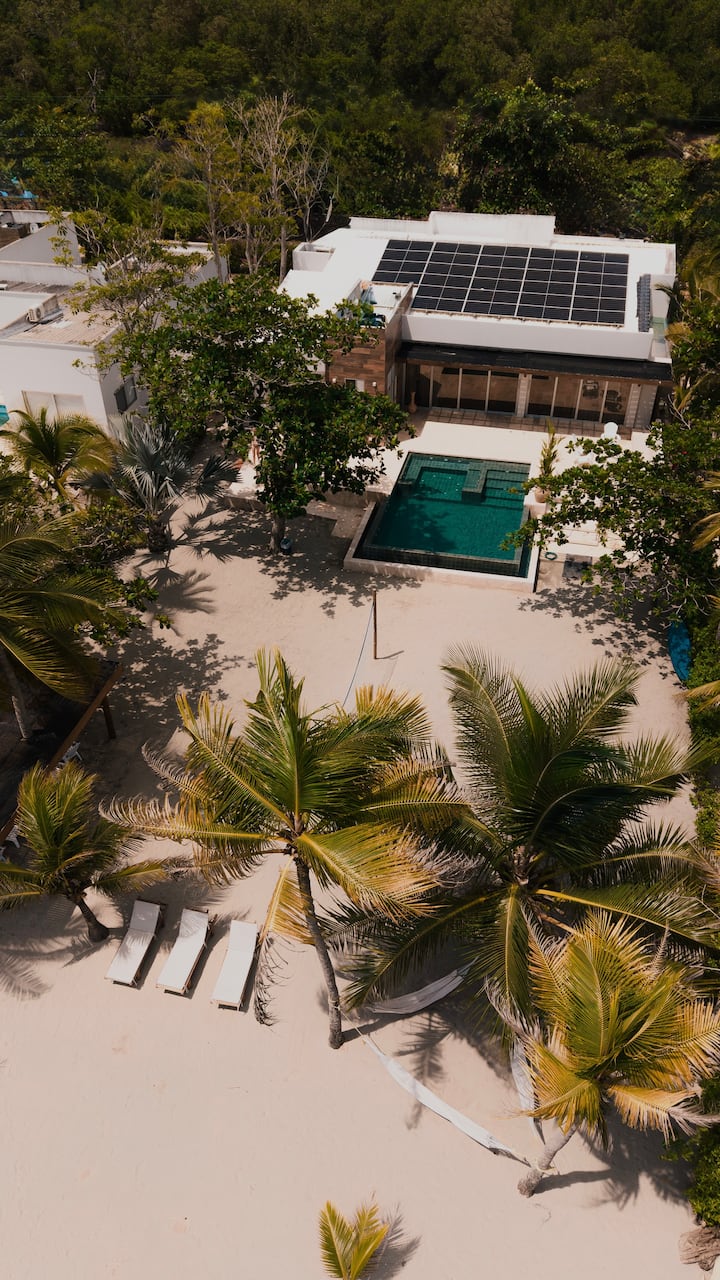 Modern & Stylish Beach House W/infinity Pool & A/c - Santiago de Tolú