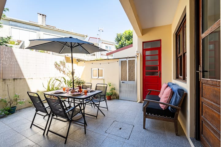 Roomy & Patio - 2 Bedroom Flat - Pet Friendly - Senhora da Hora