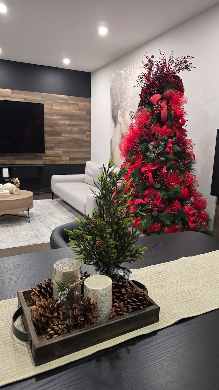 *Luxe* 3br Stay | Designer Touches + Private Patio - Ottawa