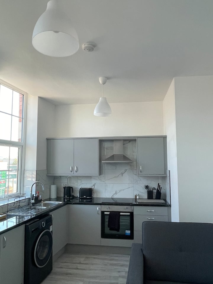 Stylish Modern  1 Bedroom Flat 6a - Oldham