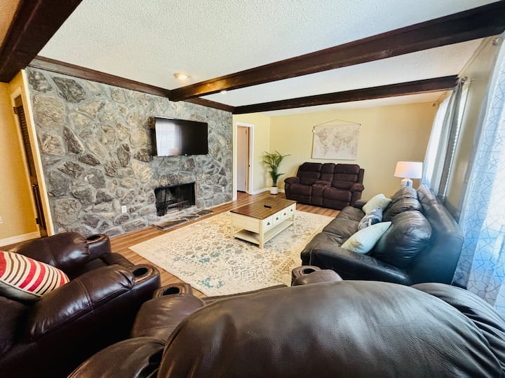 Pet’s Love Moss Rock Townhome - Hoover, AL