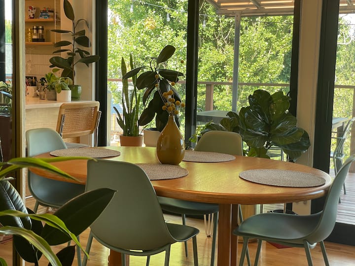 Private, Cozy Home Close To Shops And The Lake! - Mercer Island, WA