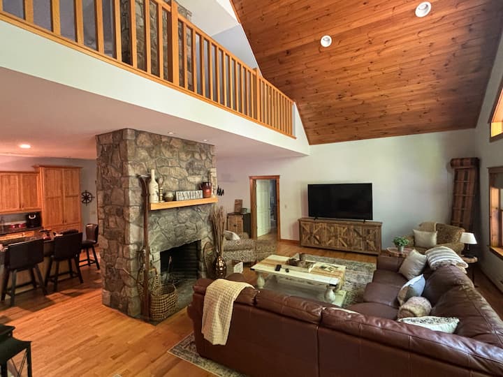 Ski House-4 Miles From Jay Peak! - Jay, VT