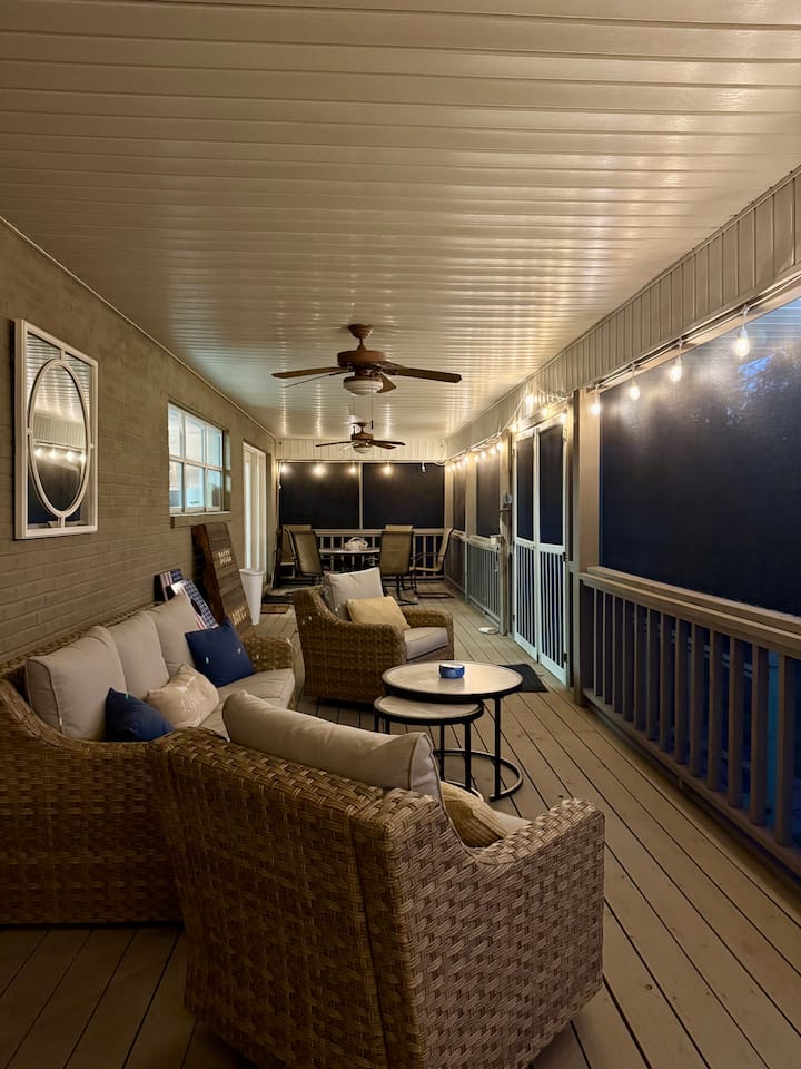 Lake Martin Lakehouse W/ Dock & Stunning Views - Dadeville, AL