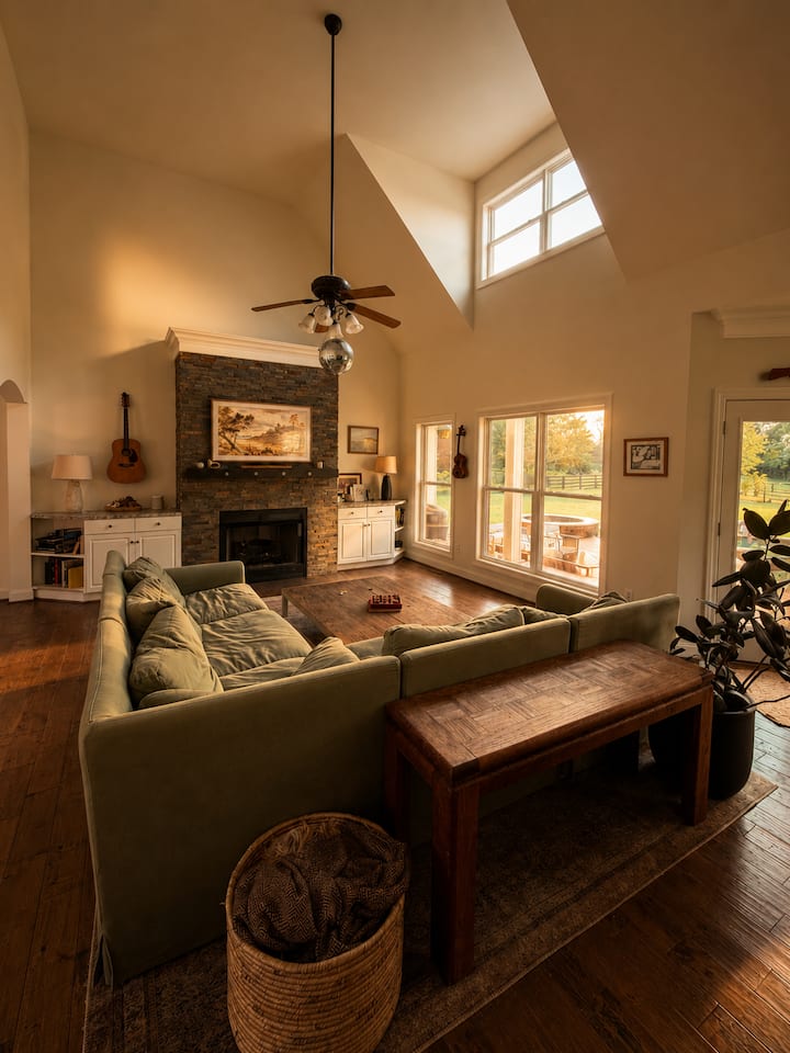 Birdsong Creek Getaway Home 4br/2.5ba W/ Studio - Columbia, TN