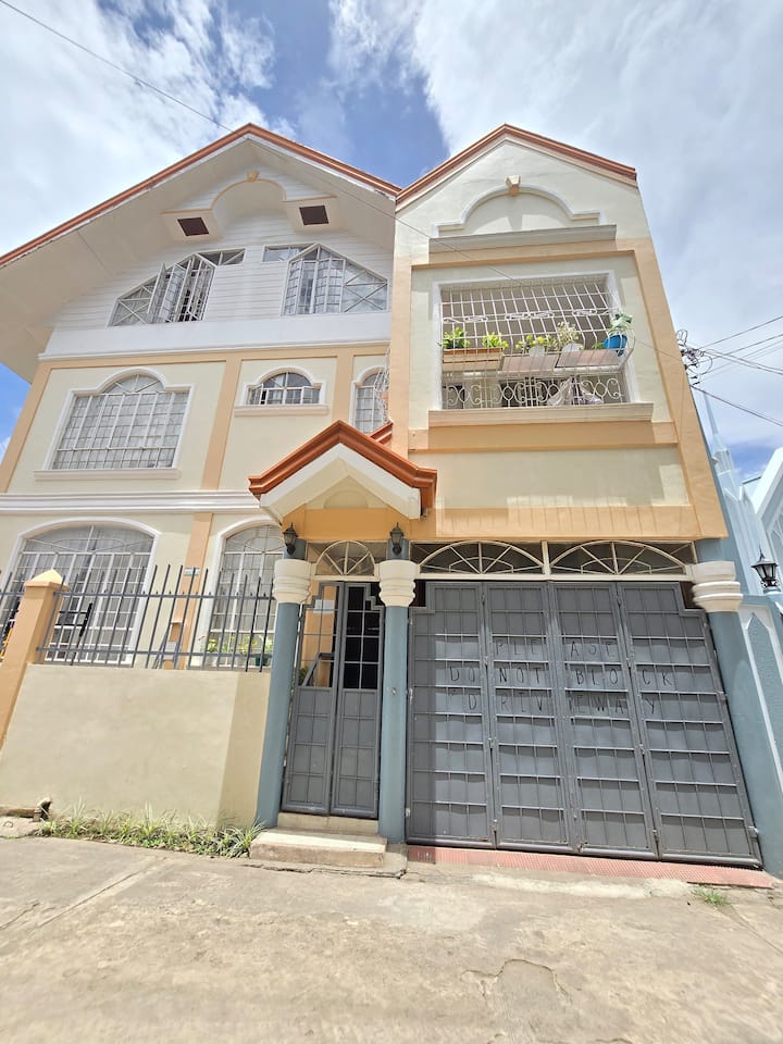 Amistad Guesthouse:spacious Ideal For 15-30 Guests - Baguio