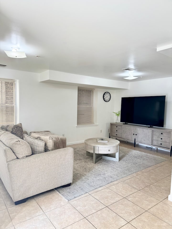 Cozy Serviced Apt/nyc/5min To Ewr/free Park - Newark, NJ